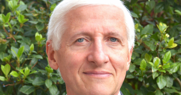 Interview du professeur Yves Lévi sur les polluants chimiques ...